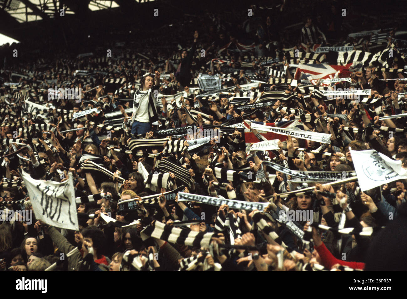 Soccer - Newcastle United Parade The Inter-Cities Fairs Cup - St James ...
