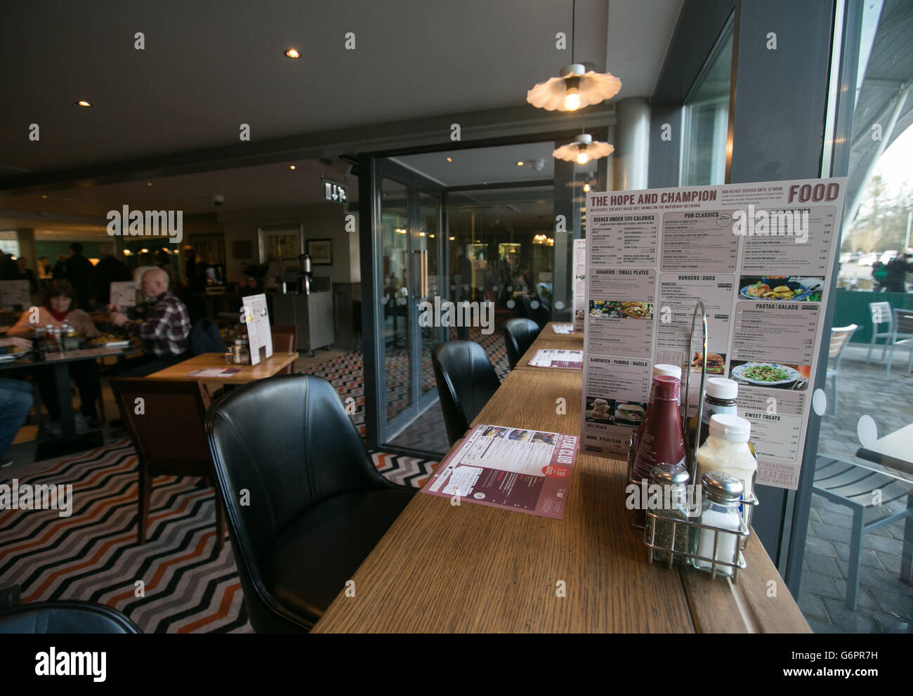 M40 service station hi-res stock photography and images - Alamy