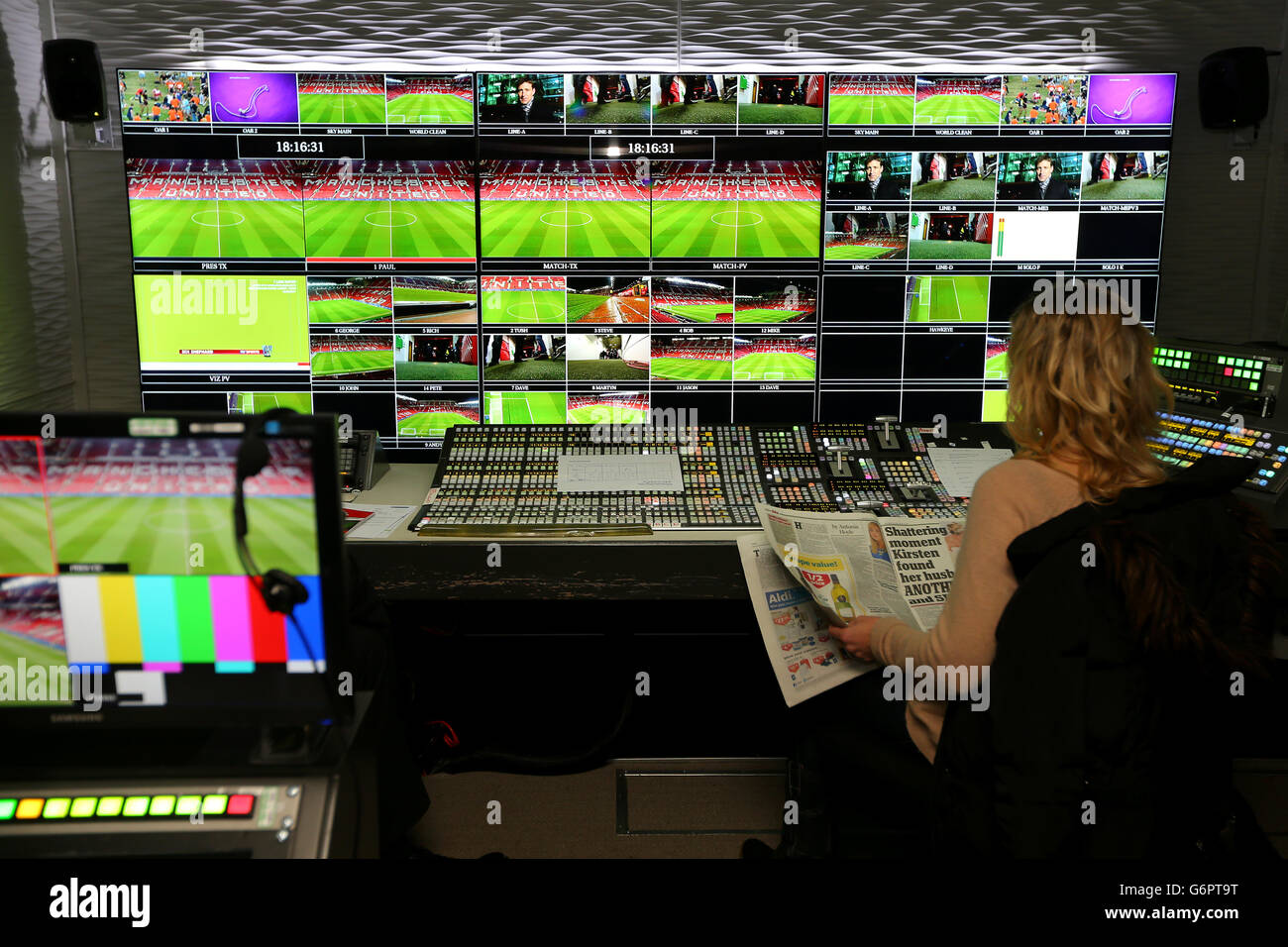 Football soccer behind the scenes hi-res stock photography and images ...