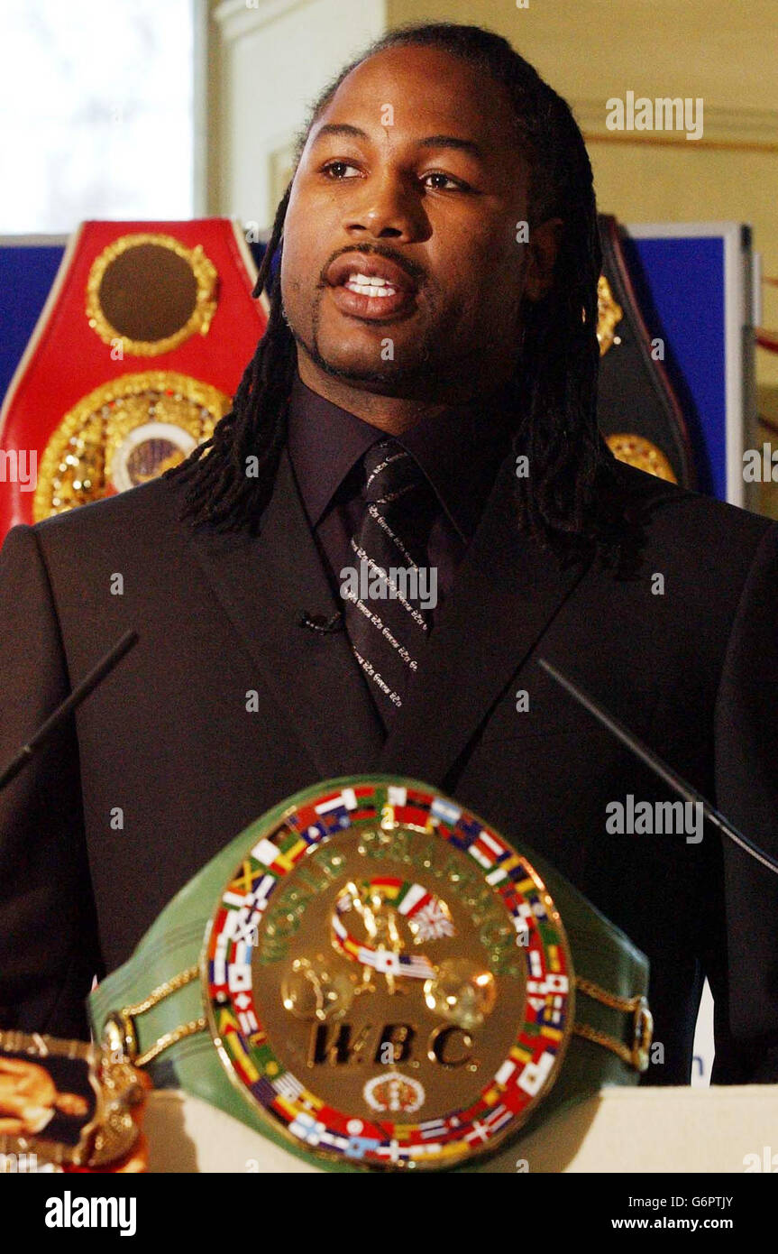 World heavyweight champion lennox lewis hi-res stock photography and ...