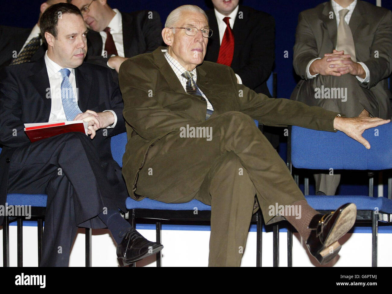 The Rev Ian Paisley restoration of devolution Stock Photo - Alamy