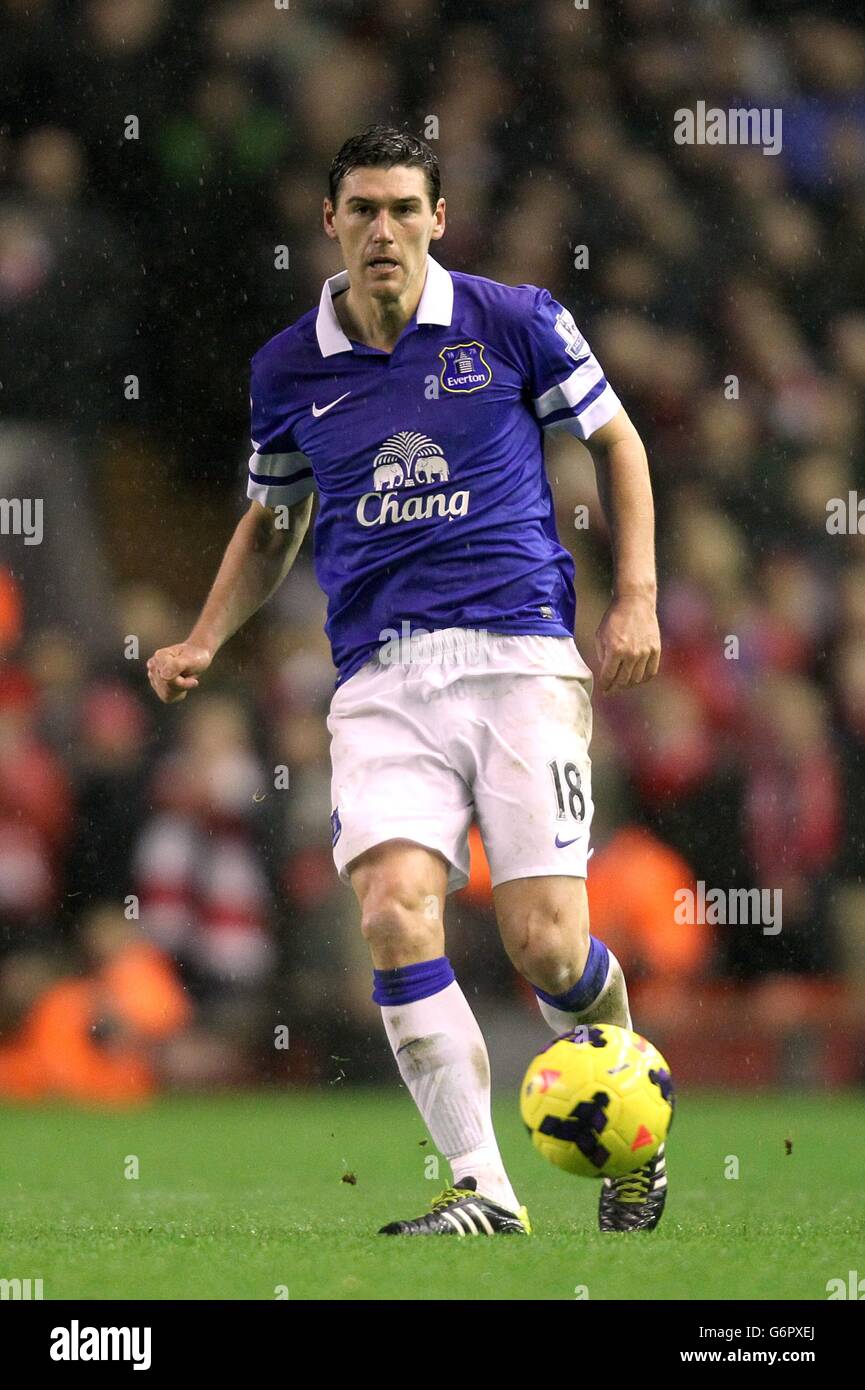 Liverpool gareth barry anfield hi-res stock photography and images - Alamy