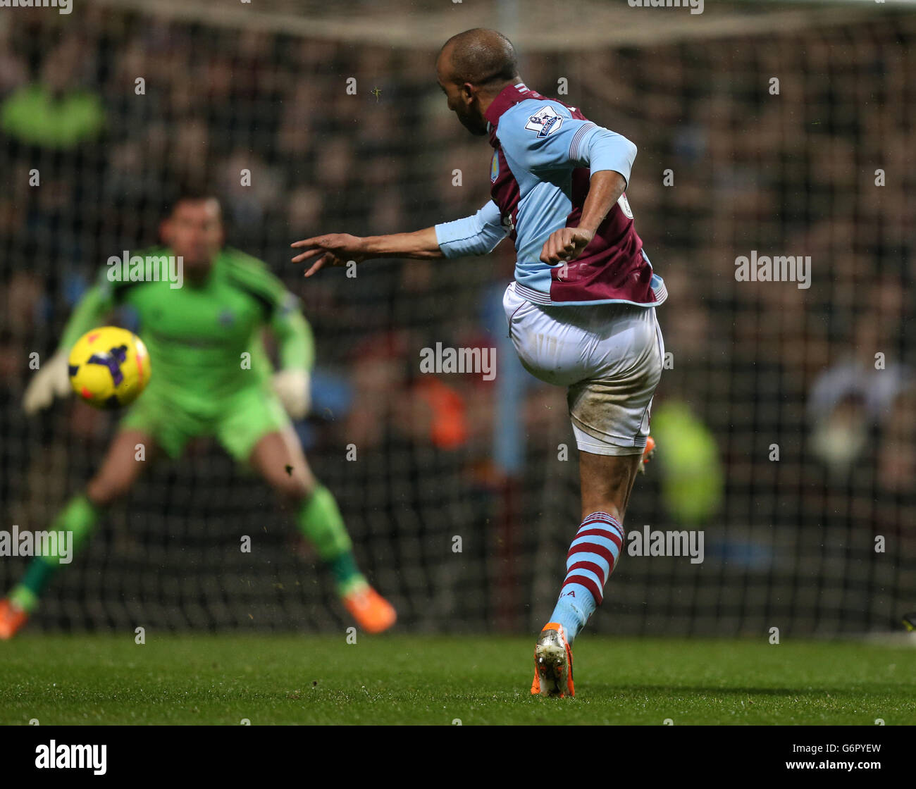 Fabian delph villa goal hi-res stock photography and images - Alamy