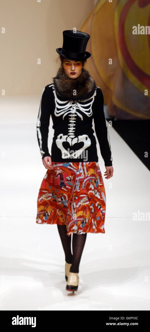 Model during clements ribeiro show hi-res stock photography and images ...