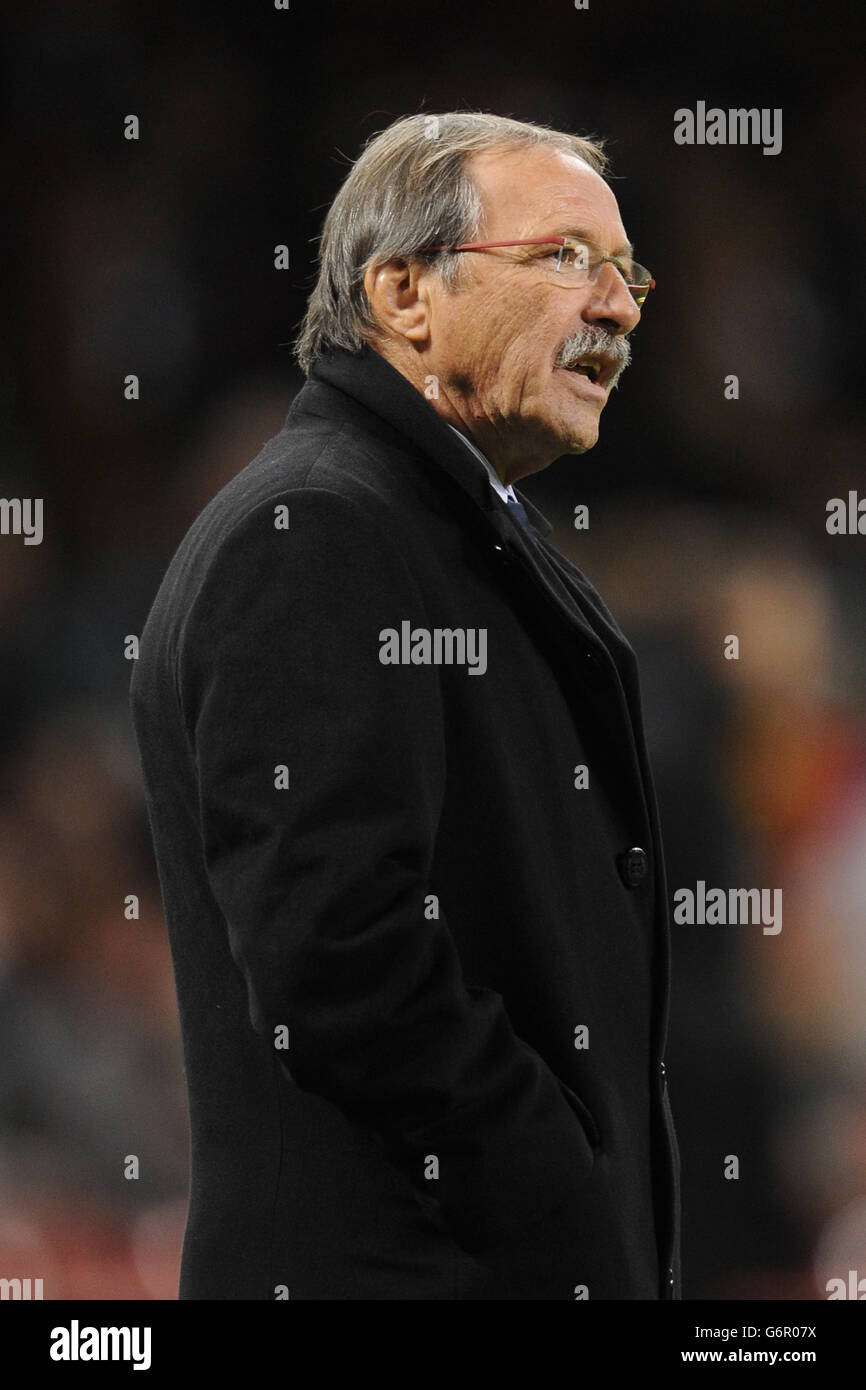 Italy head coach jacques brunel before the game hi-res stock ...