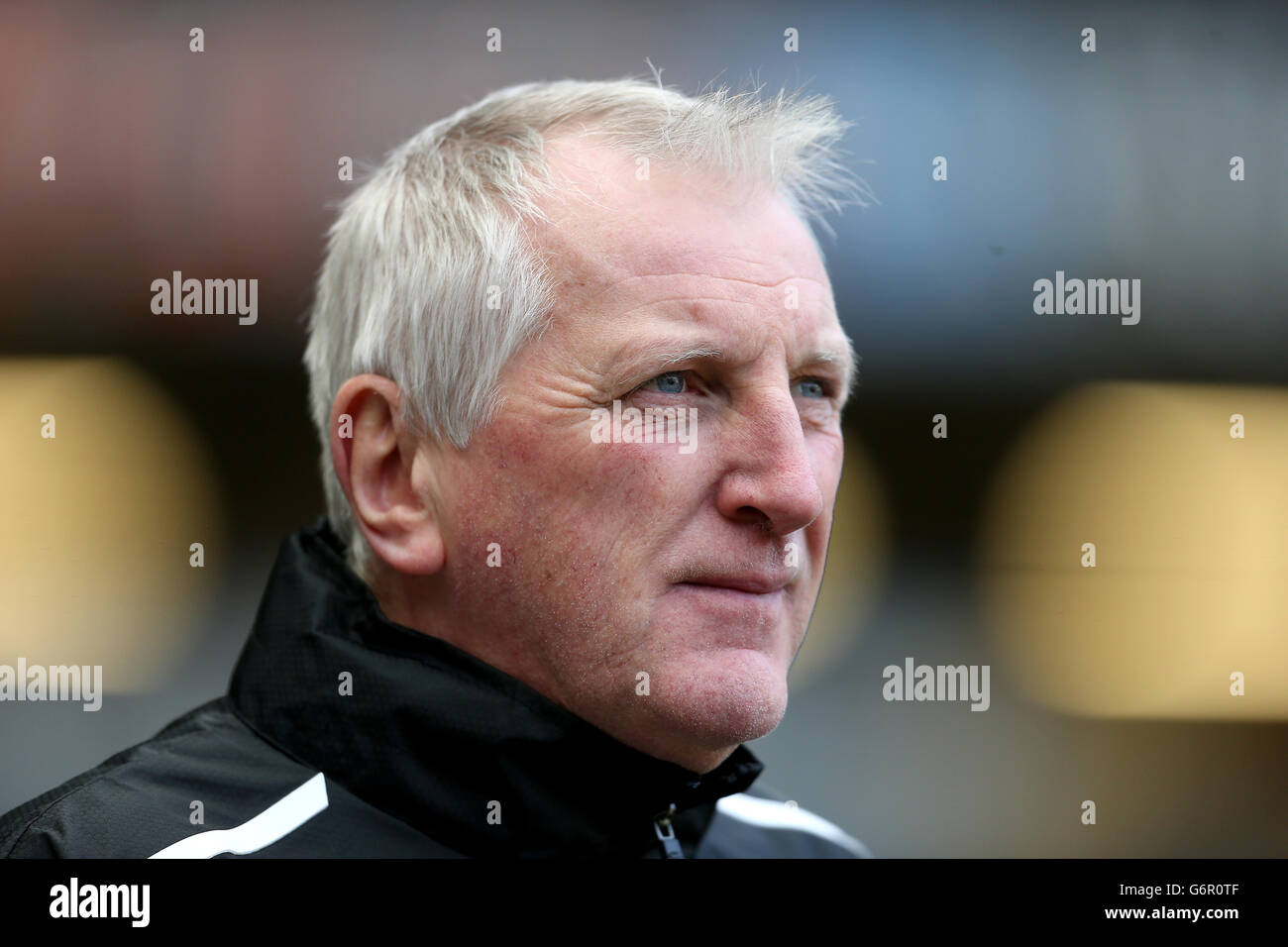 Football manager ronnie moore hi-res stock photography and images - Alamy