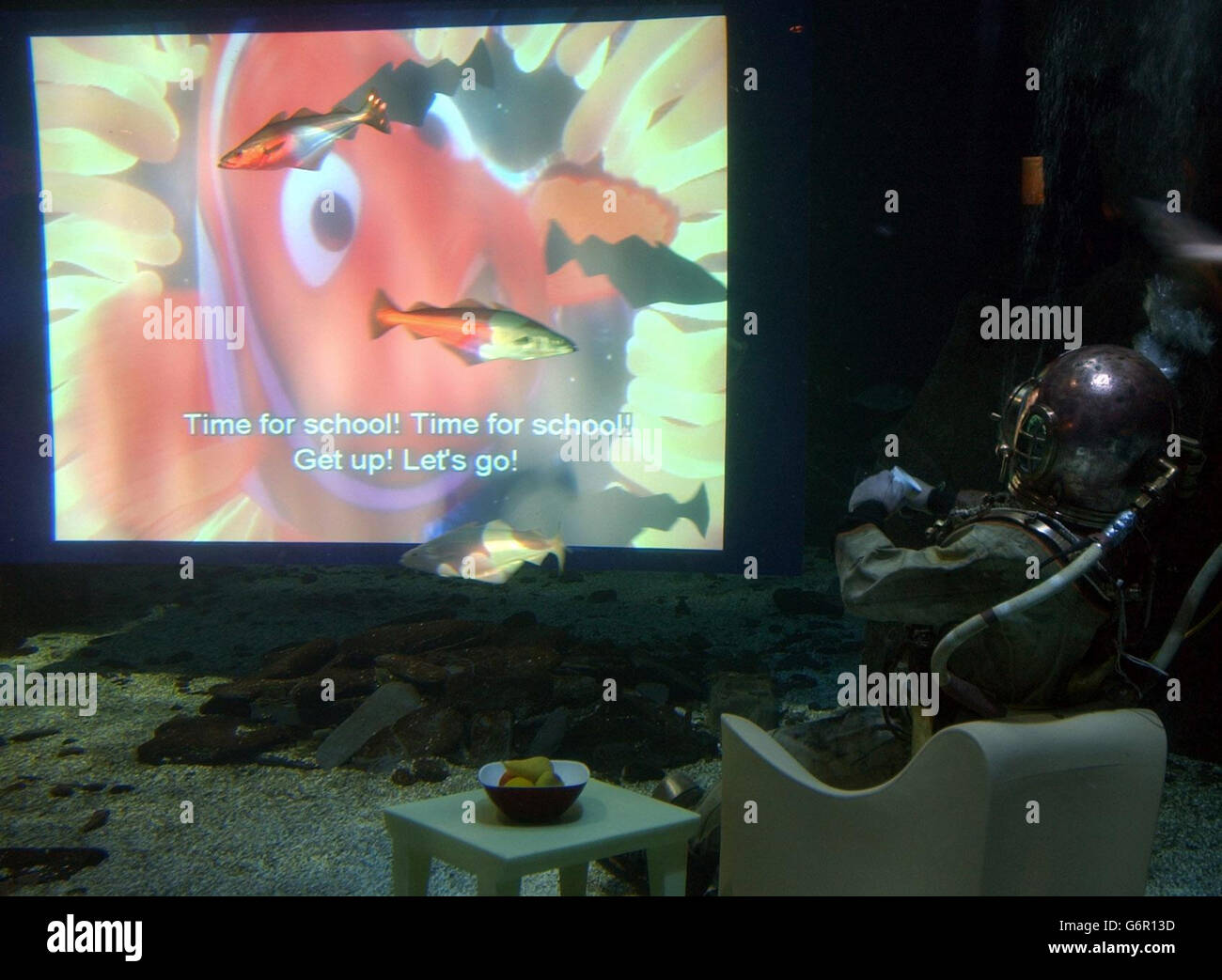 Deep-sea diver watches the animated film Finding Nemo Stock Photo - Alamy