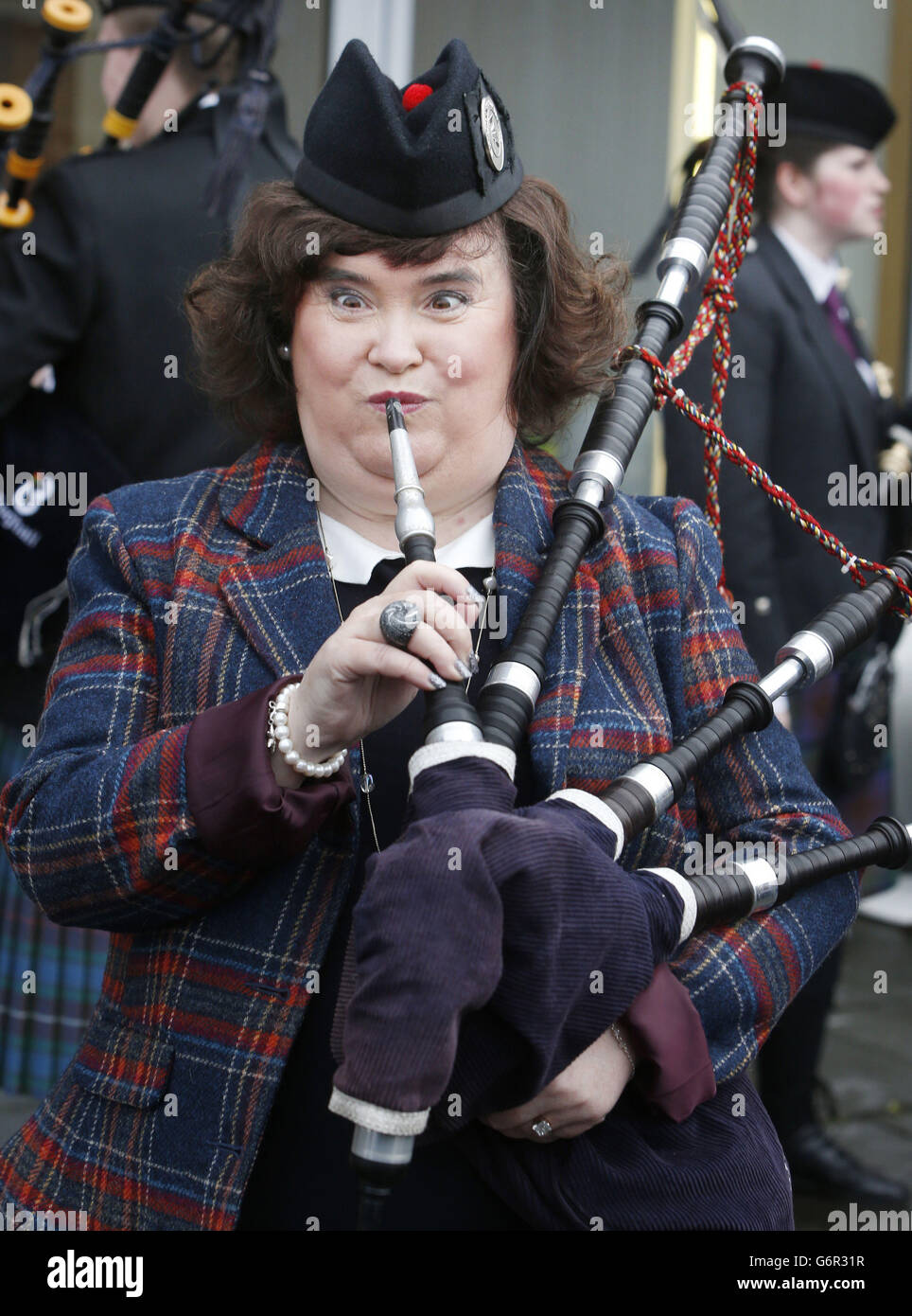 Susan Boyle is unveiled as chieftain of the pipe band event at the ...