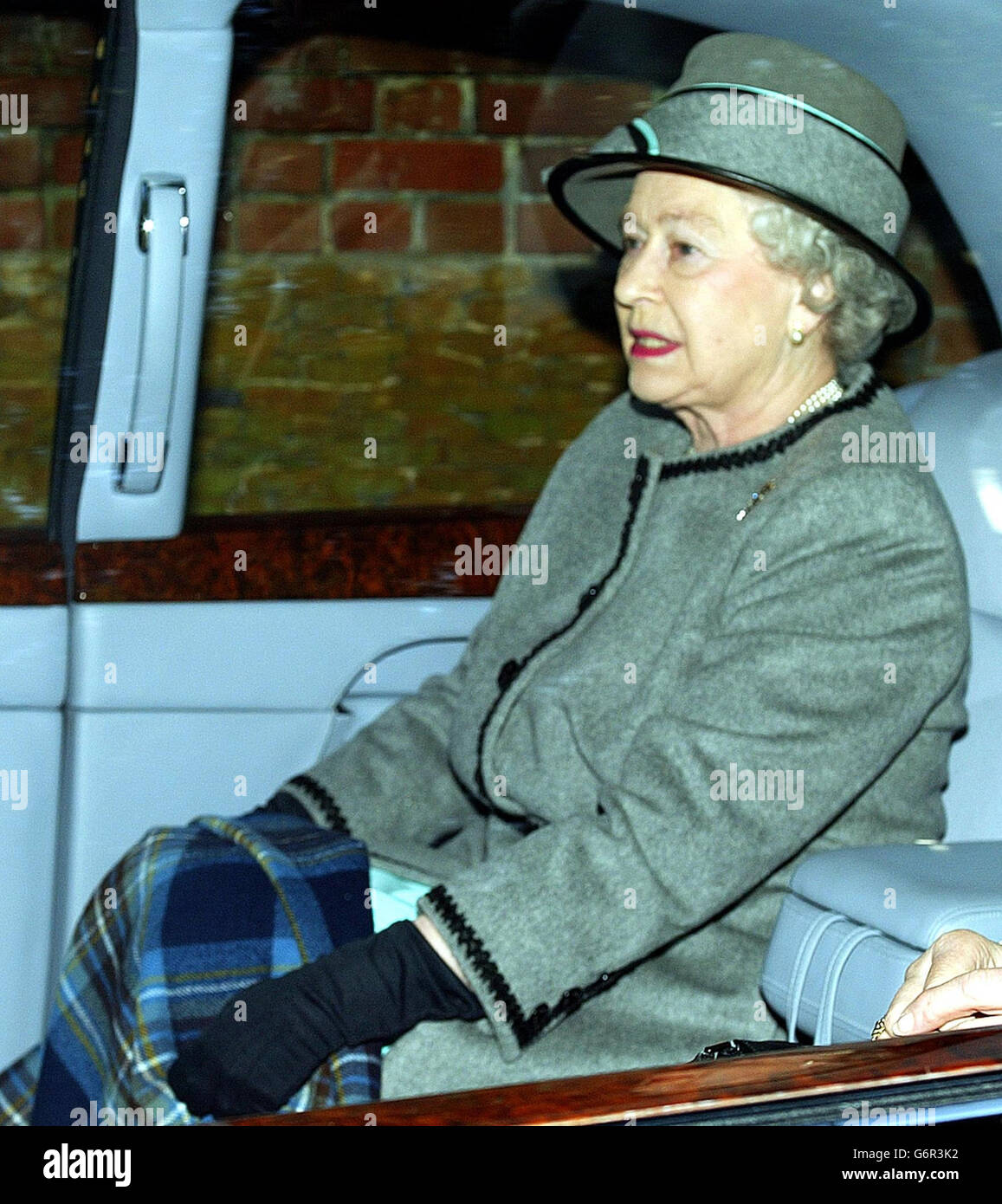 Queen elizabeth ii car hi-res stock photography and images - Alamy