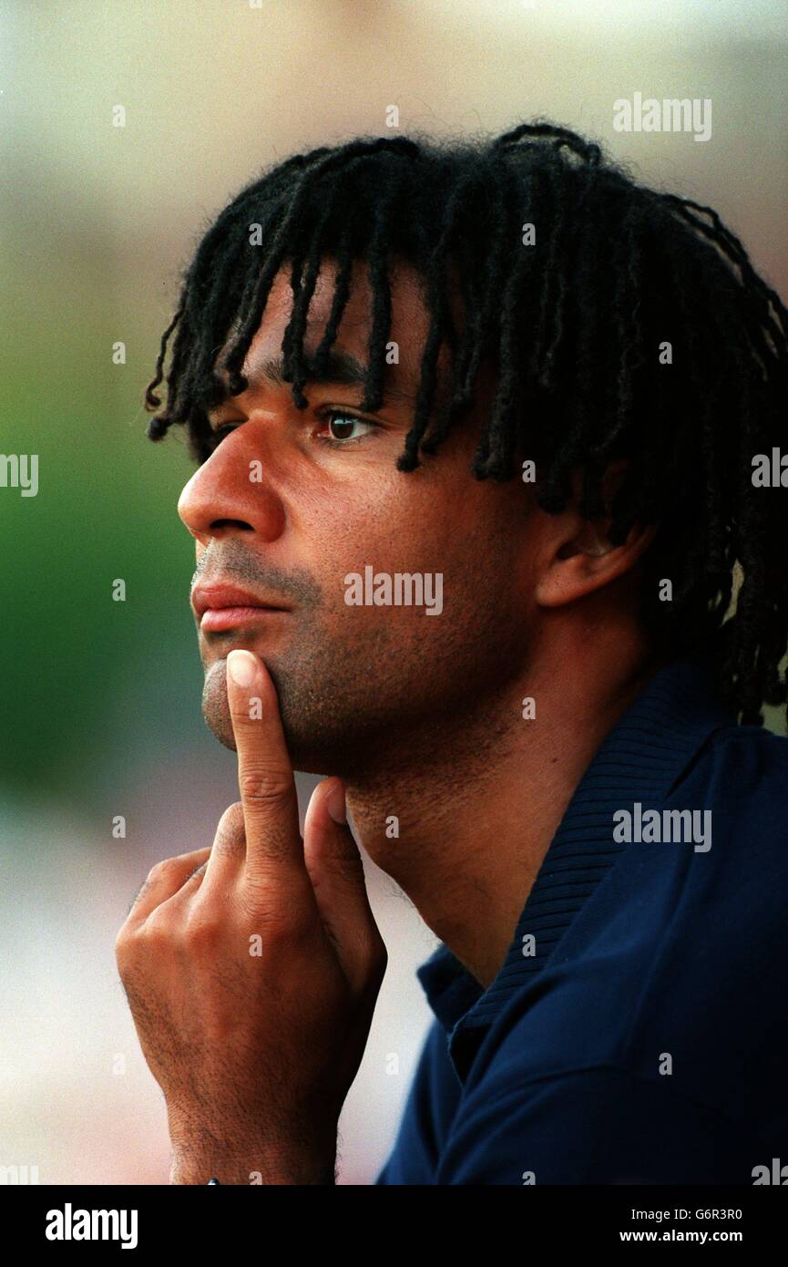 Exeter City v Chelsea, soccer. Ruud Gullit, Chelsea manager Stock Photo ...
