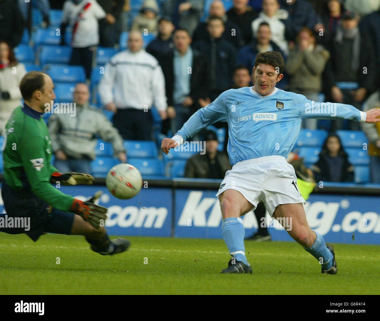 John macken hi-res stock photography and images - Alamy