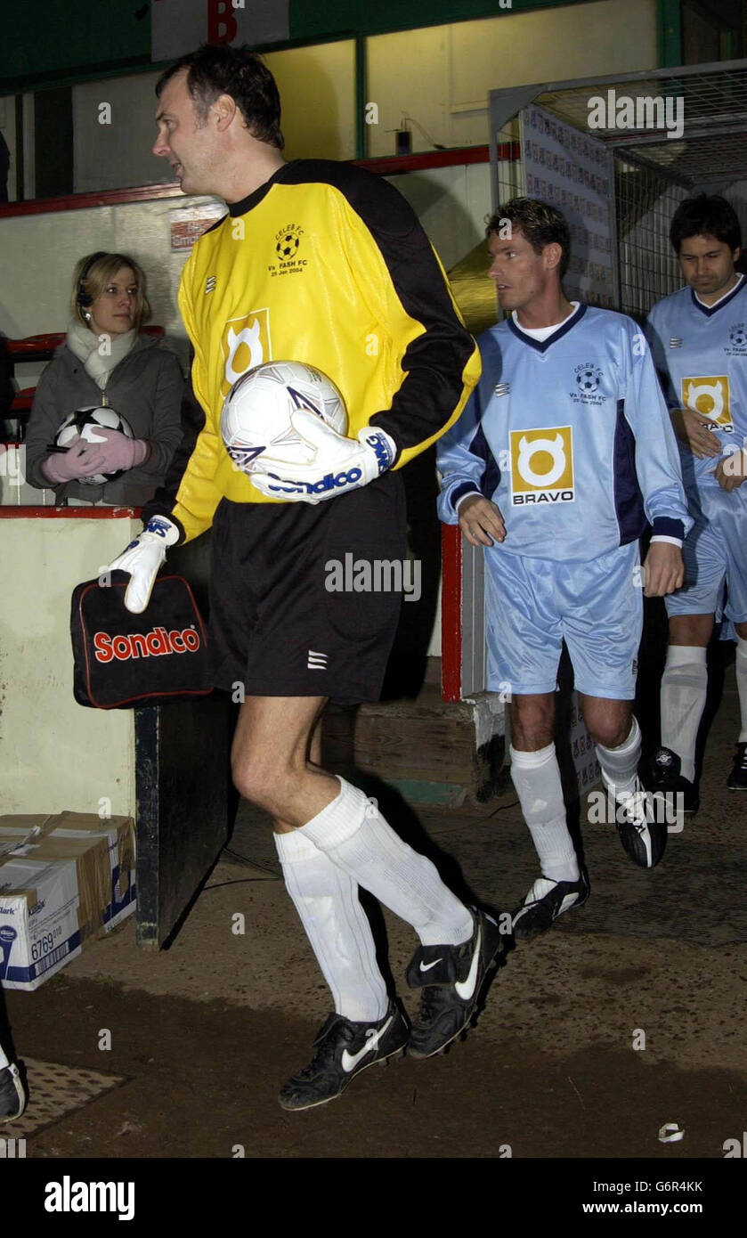 John leslie actor television hi-res stock photography and images - Alamy