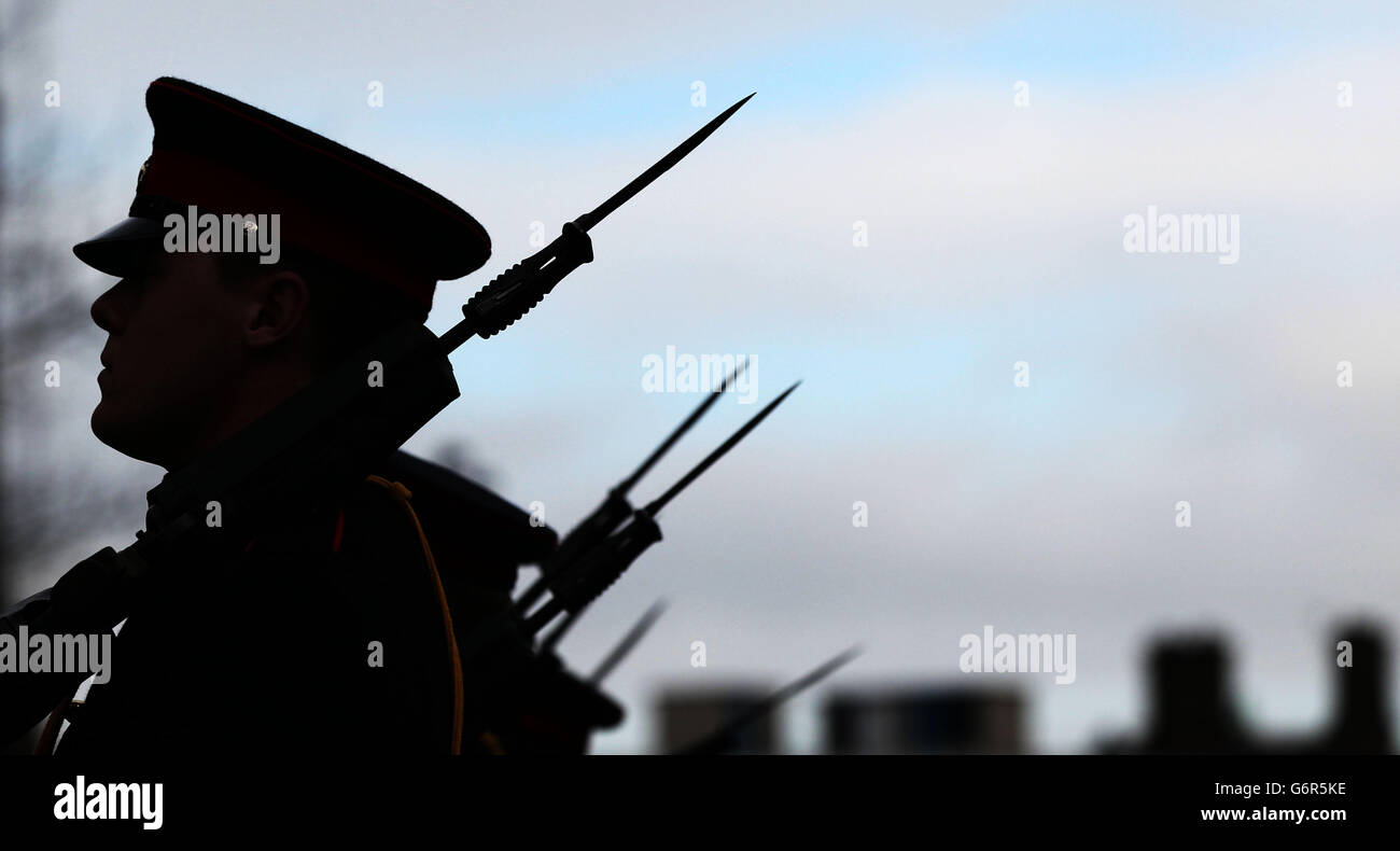 Members of chestnut troop 1st regiment royal horse artillery hi-res ...
