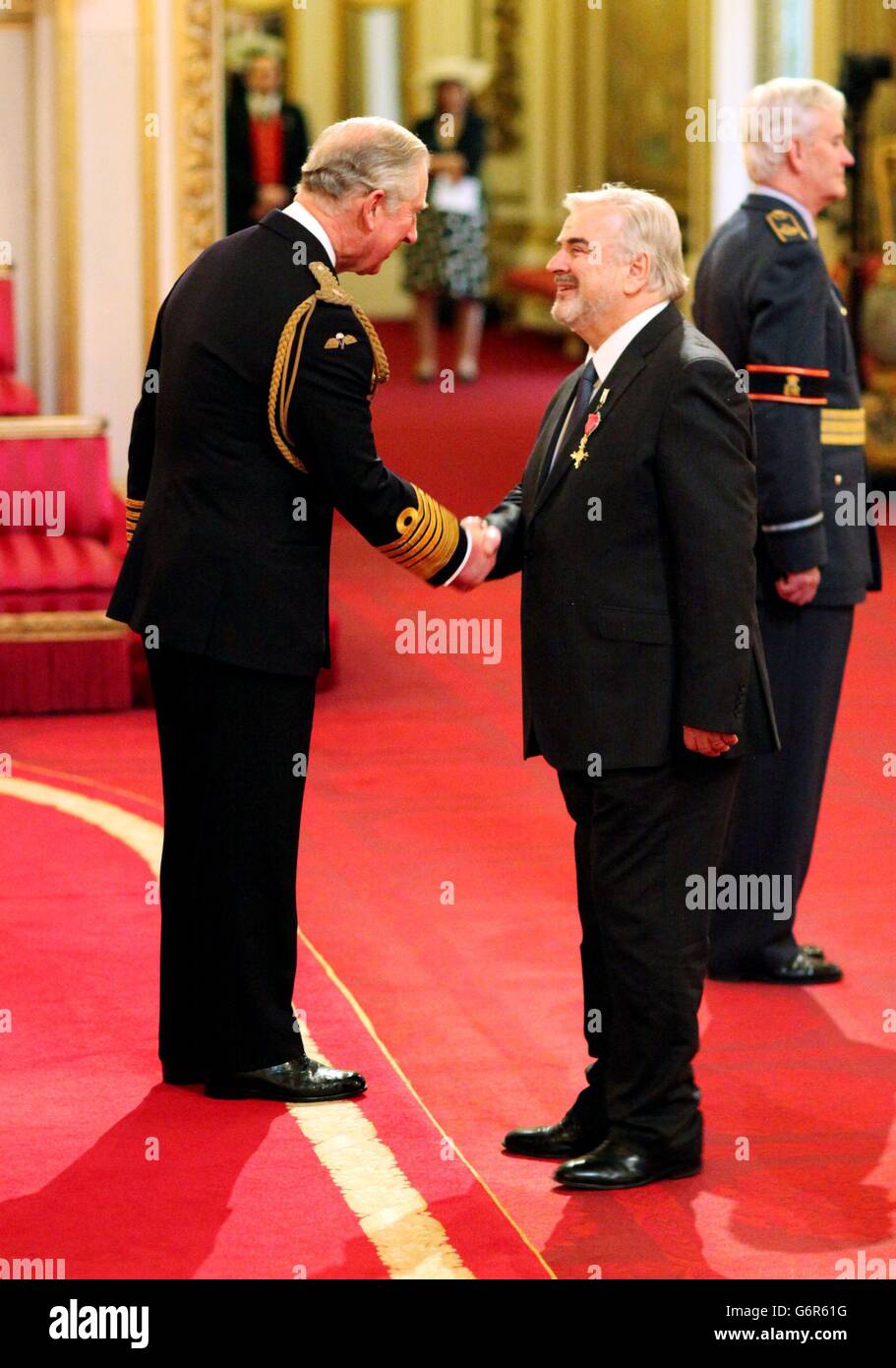 Prince wales investiture ceremony buckingham palace hi-res stock ...