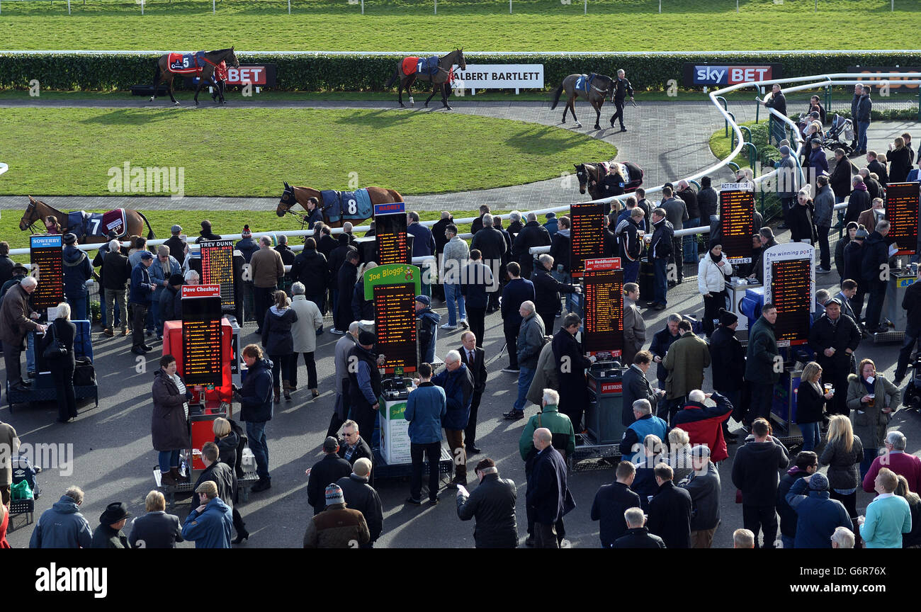 Ahead of the first race at doncaster racecourse hi-res stock ...