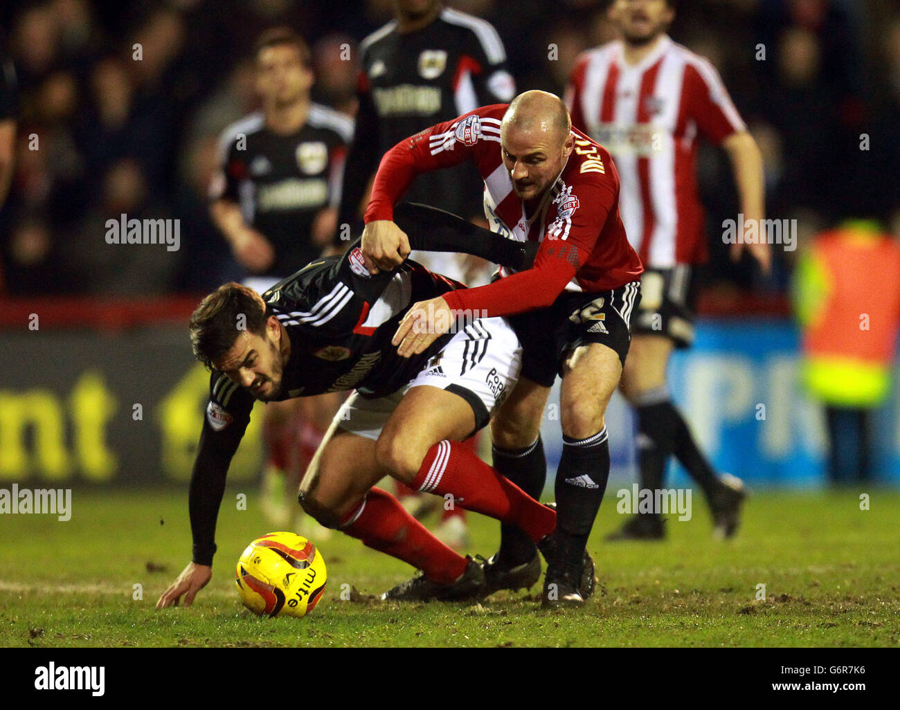 Bristol City's Marlon Pack (left) and Brentford's Alan McCormack battle ...