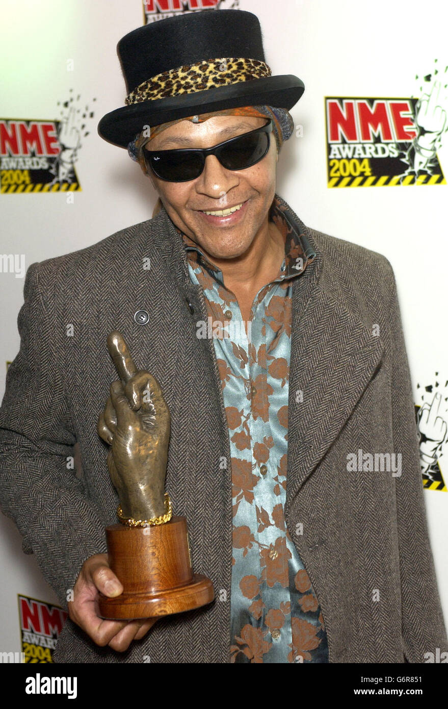 Nme music awards posing celebrity arthur lee hi-res stock photography ...