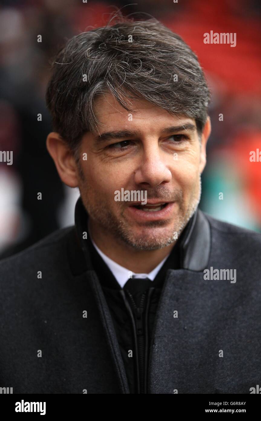 Former Sheffield United player Paul Peschisolido before the match Stock ...