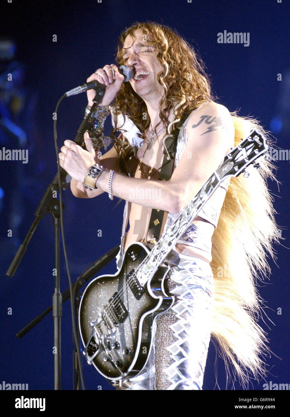 The lead singer of the darkness hi-res stock photography and images - Alamy