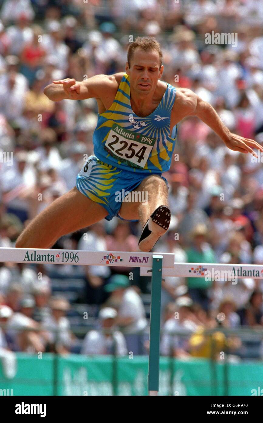 Menss 400m hurdles hi-res stock photography and images - Alamy