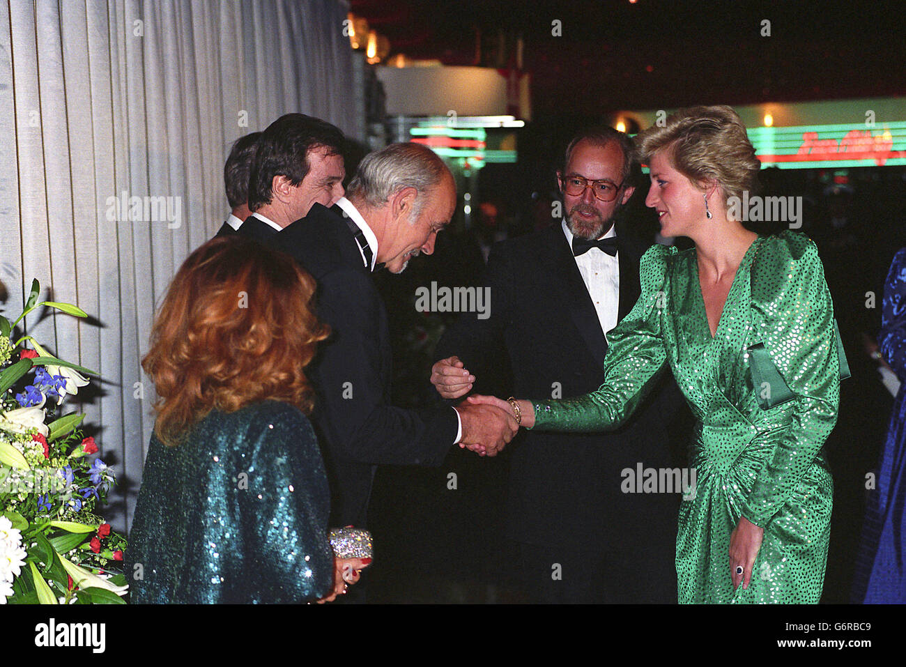 Sean connery the hunt for red october hi-res stock photography and ...