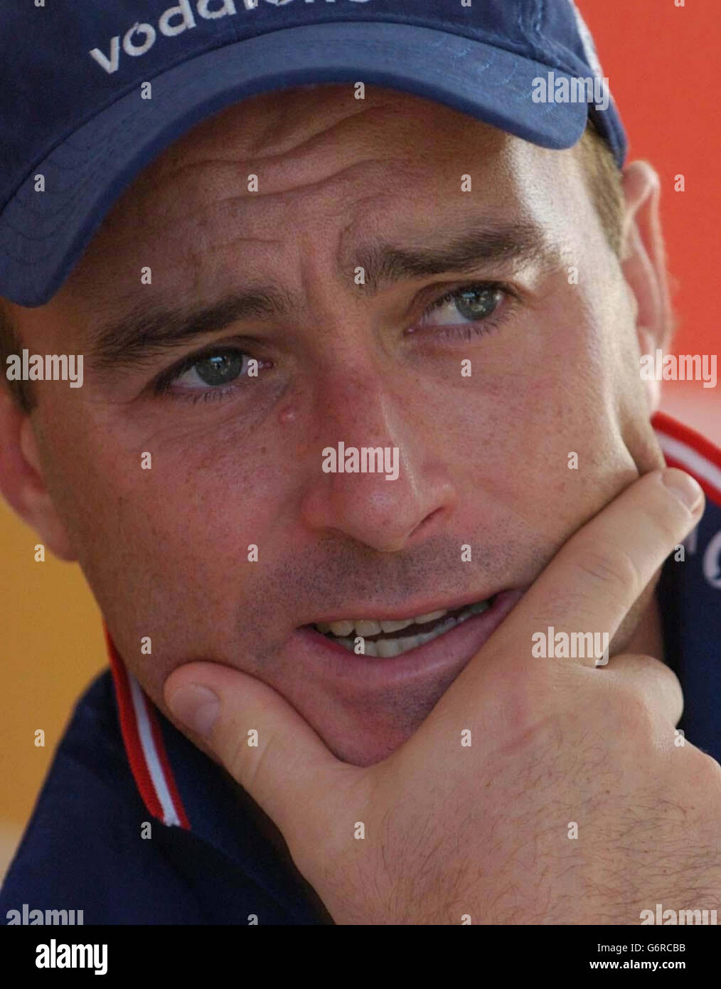 England's Graham Thorpe relaxes Stock Photo - Alamy