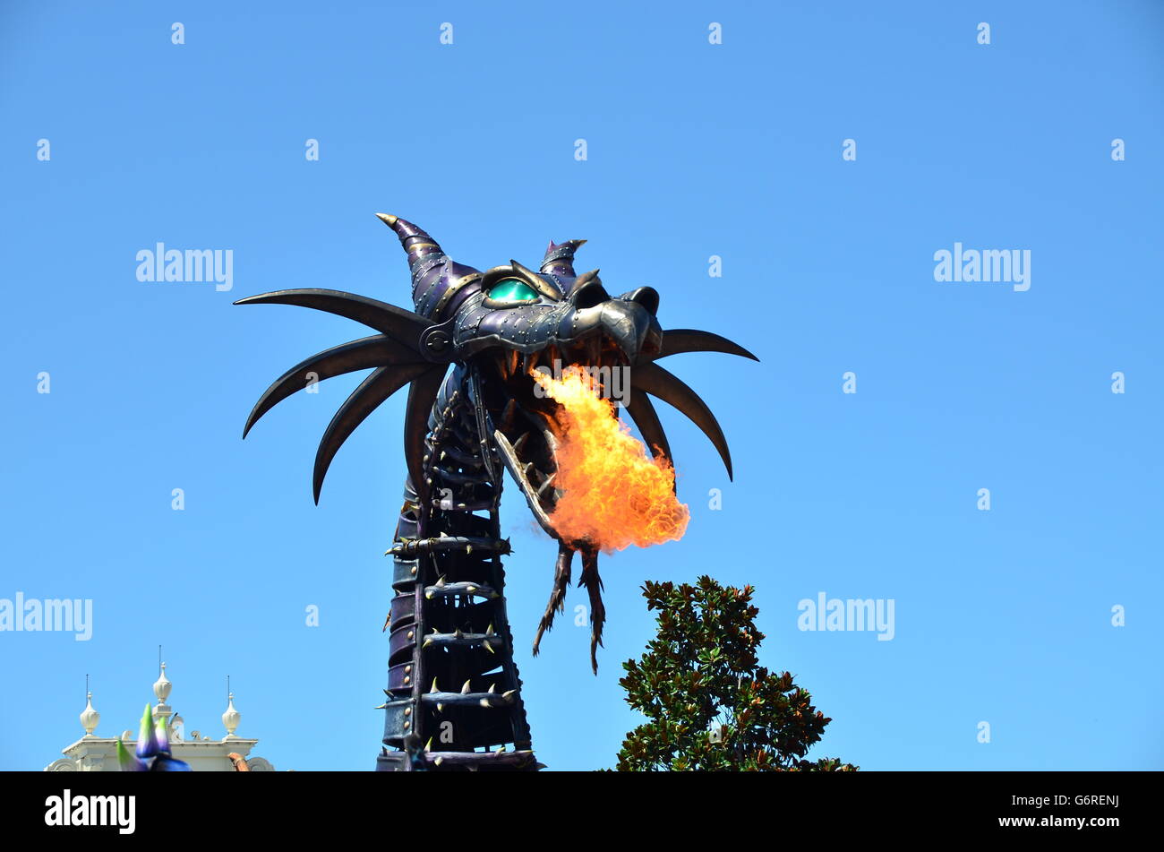 Dragon Maleficent at Disney's Flights of Fantasy Parade, Magic Kingdom ...