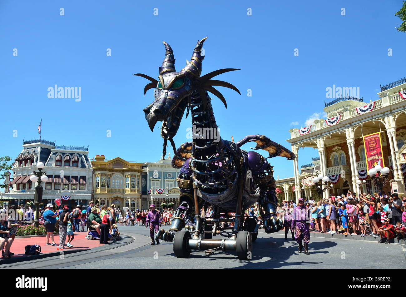 Dragon Maleficent at Disney's Flights of Fantasy Parade, Magic Kingdom ...