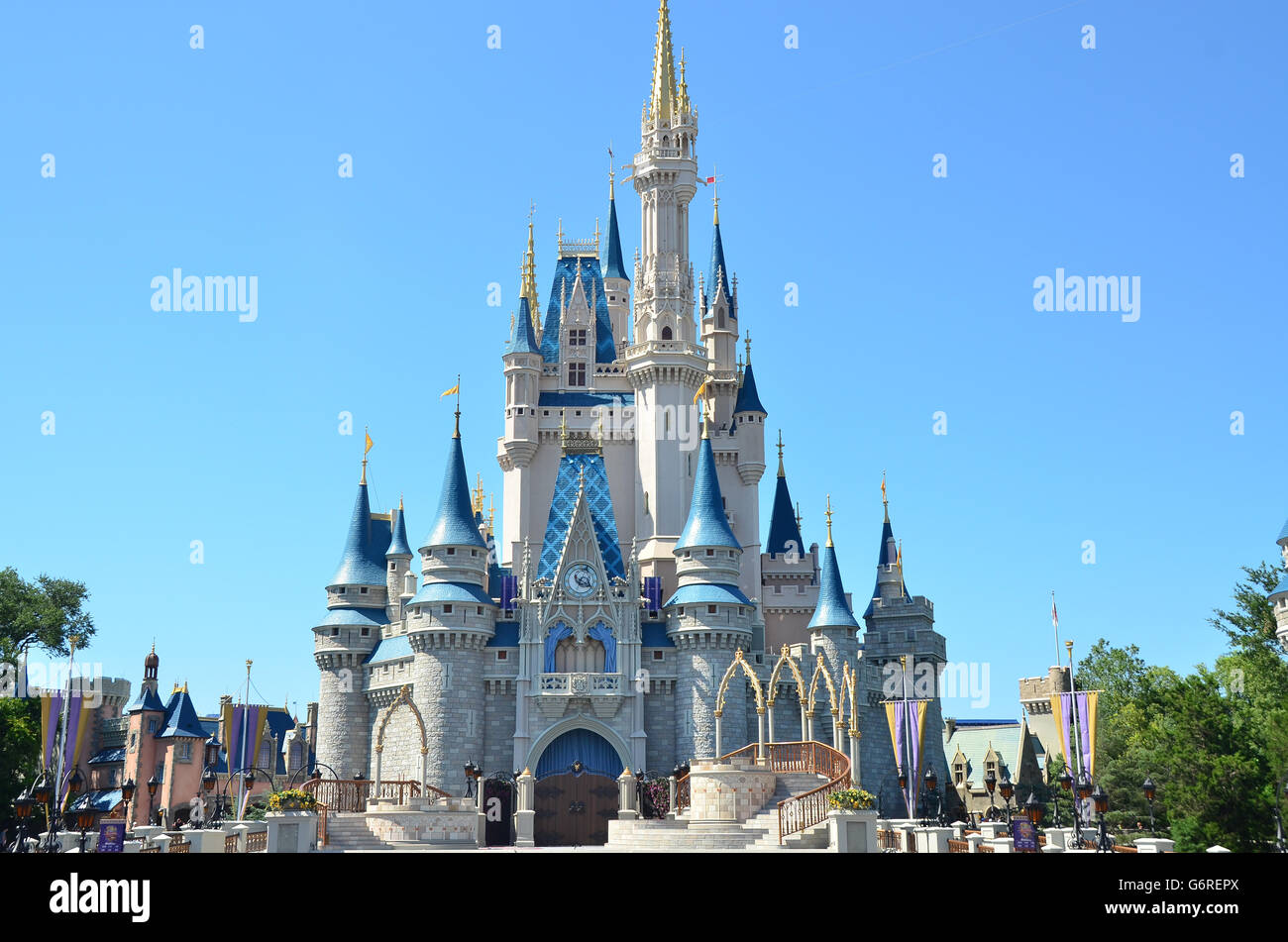 Walt disney world magic kingdom hi-res stock photography and images - Alamy