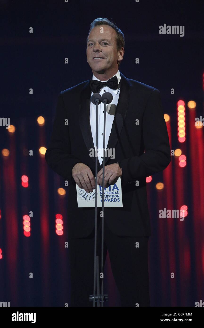 Kiefer Sutherland presents the award for best TV Detective on stage ...