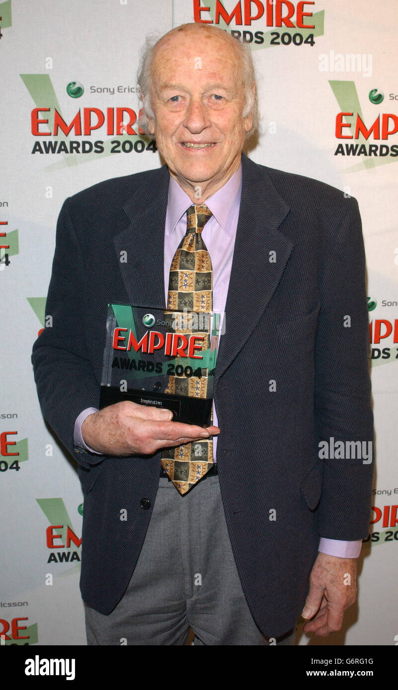 Ray Harryhausen with his Inspiration Awardduring the Sony Ericsson ...