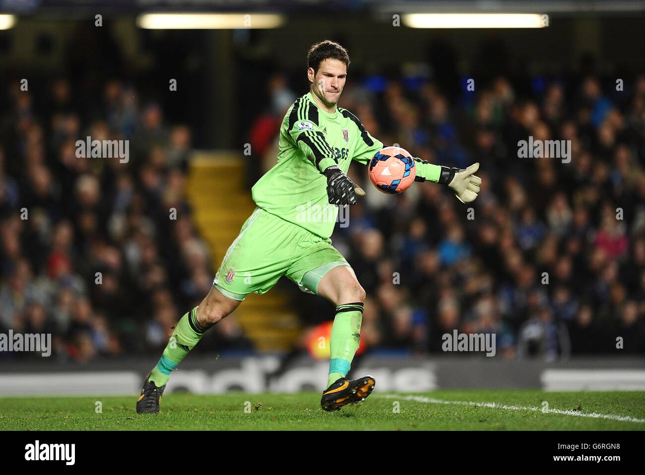 Chelsea goalkeeper asmir begovic hi-res stock photography and images ...