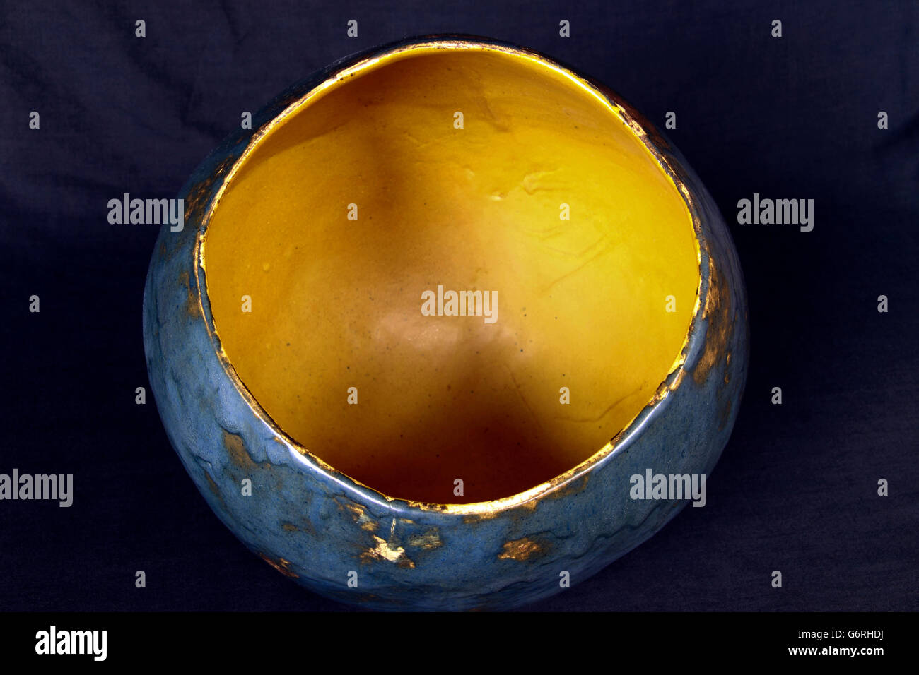 Spherical earthenware hi-res stock photography and images - Alamy