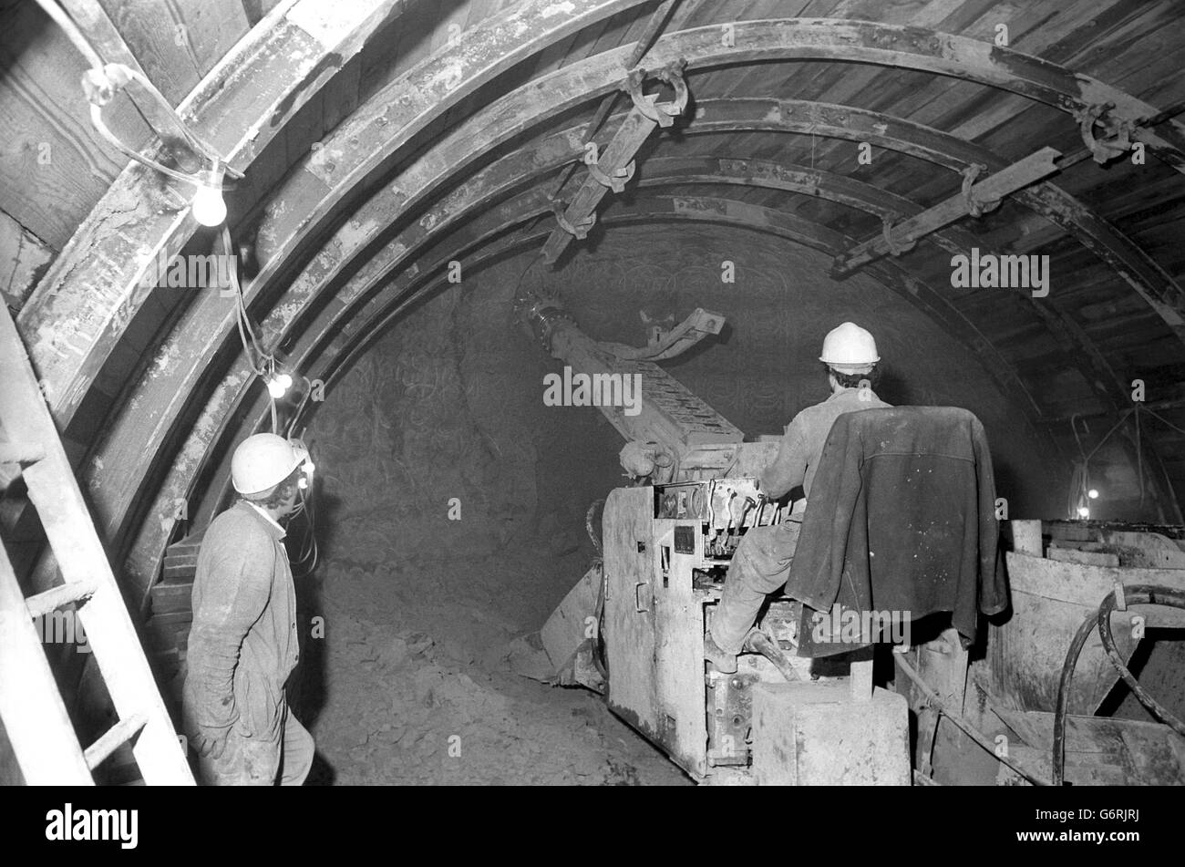 Point cutting Black and White Stock Photos & Images - Alamy