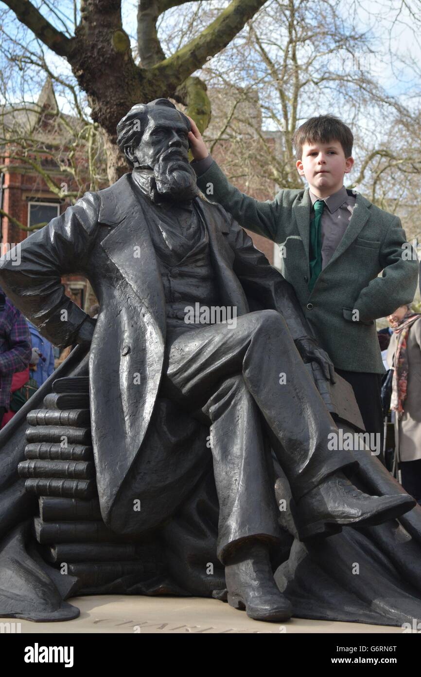 Unveiling of Charles Dickens statue Stock Photo - Alamy