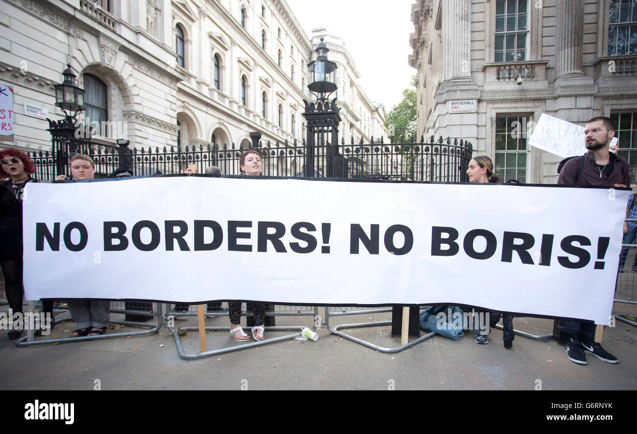 Banner saying no borders no boris hi-res stock photography and images ...