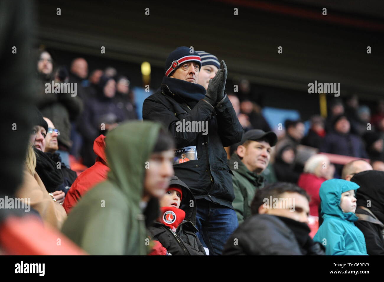 Charlton Athletic fans show support for their team in the stands Stock ...