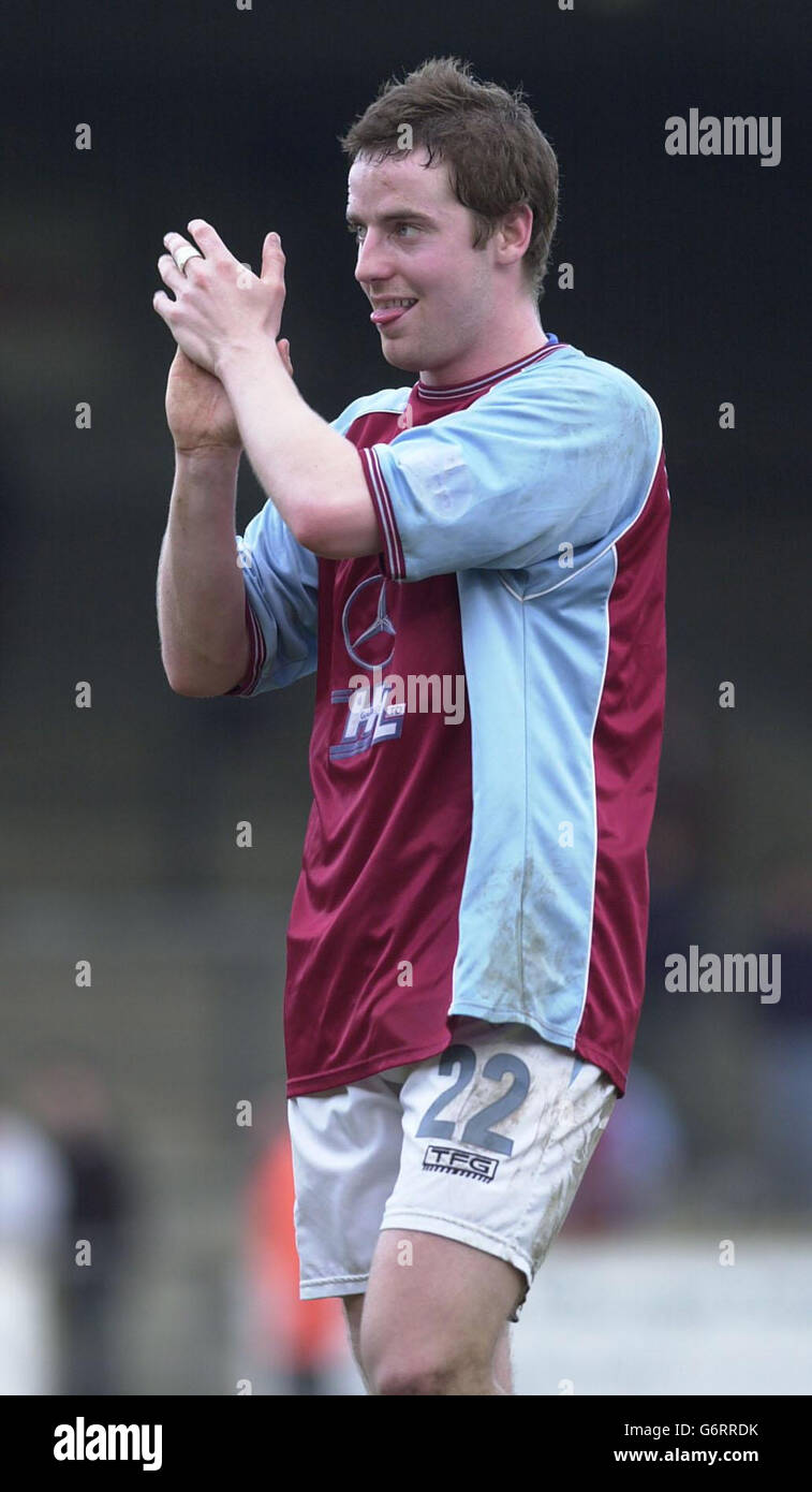 Steve yarnell celebrating clapping tongue out sport football hi-res ...