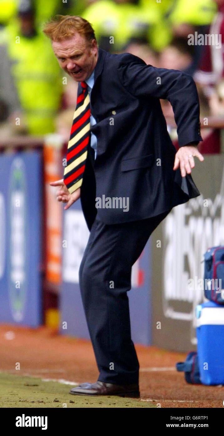 Glasgow Rangers manager Alex McLeish in action pitch-side as his team ...