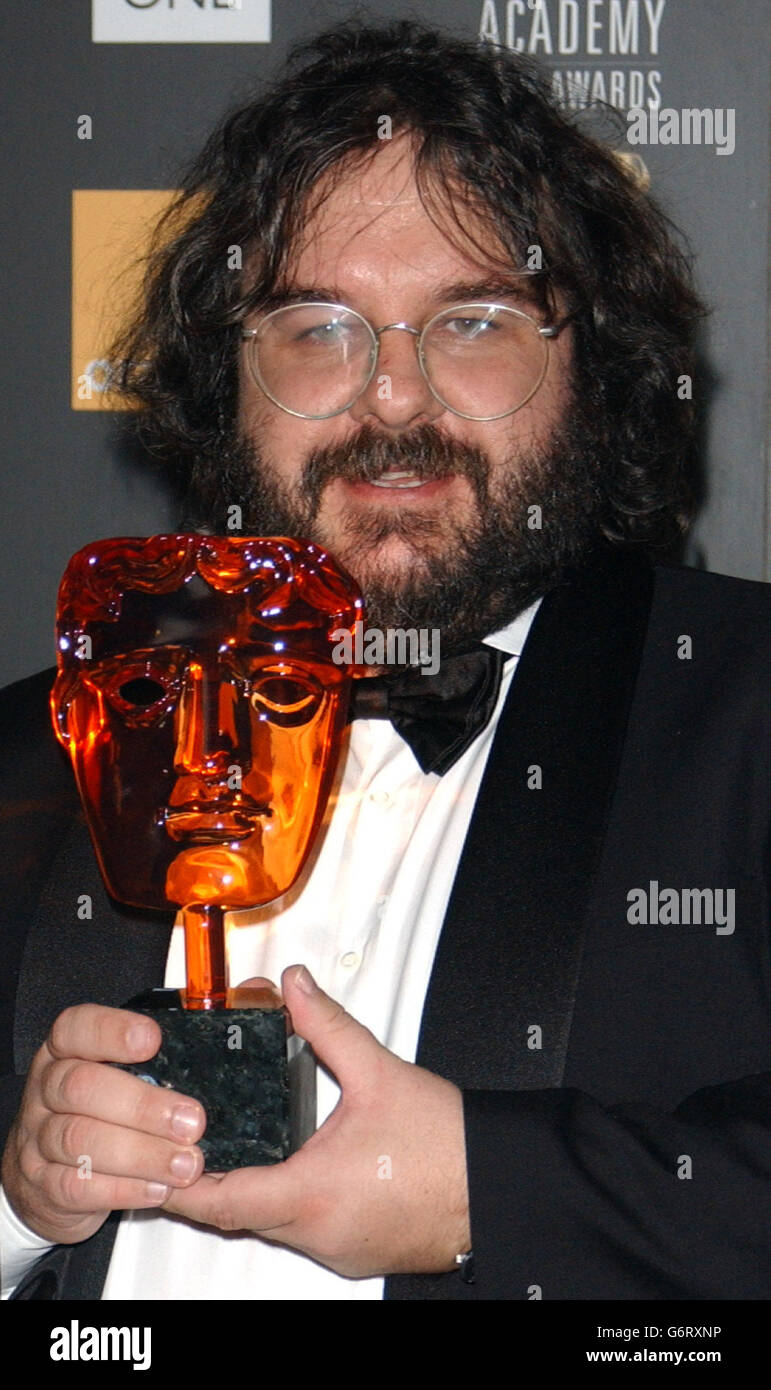 Director Peter Jackson with the Best Film aard for Lord of the Rings at ...