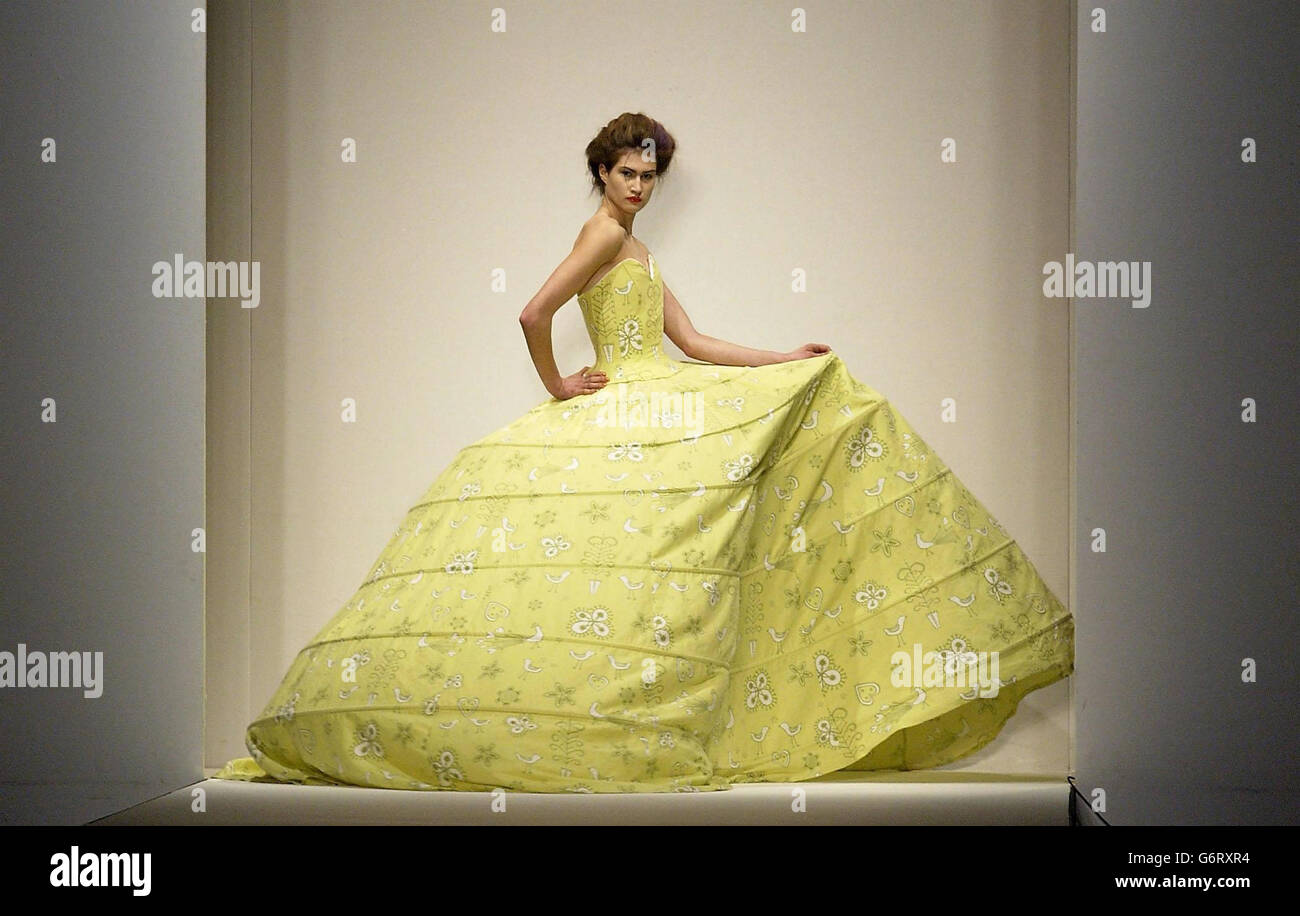 Arkadius london fashion week 2004 hi-res stock photography and images ...