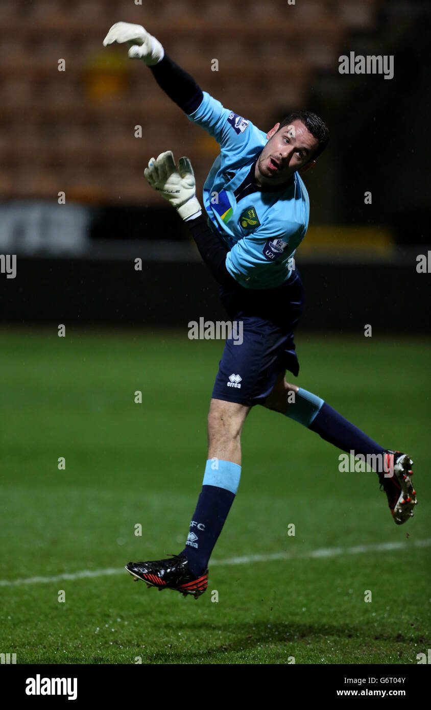 Norwich city goalkeeper remi matthews hi-res stock photography and ...