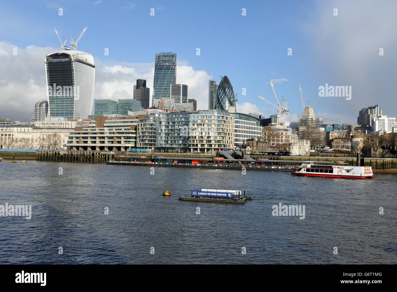 London river boats hi-res stock photography and images - Alamy