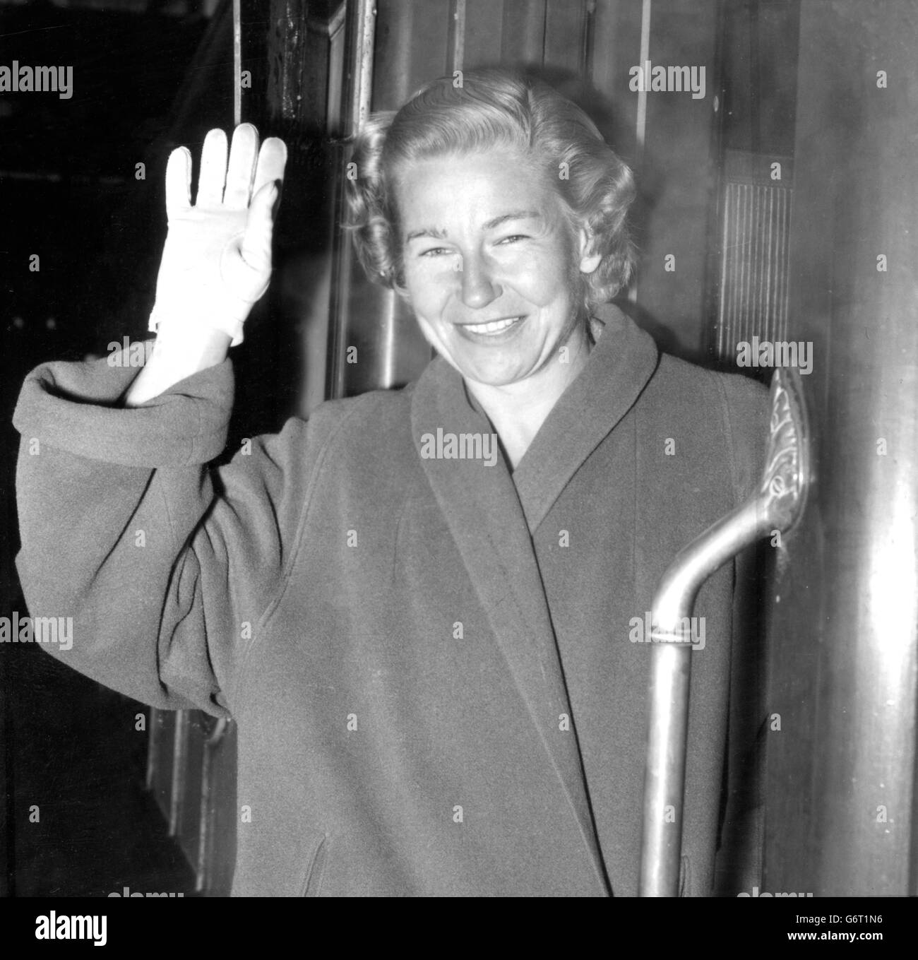 American tennis star louise brough hi-res stock photography and images ...