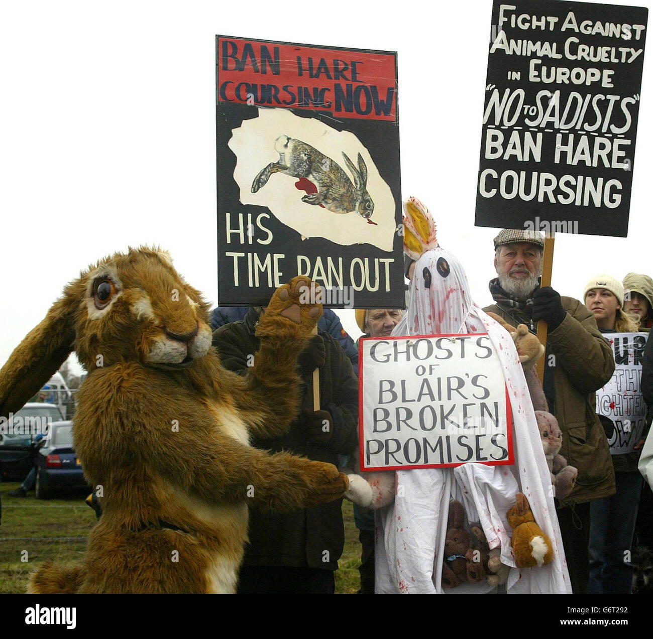 Anti hunt hi-res stock photography and images - Alamy