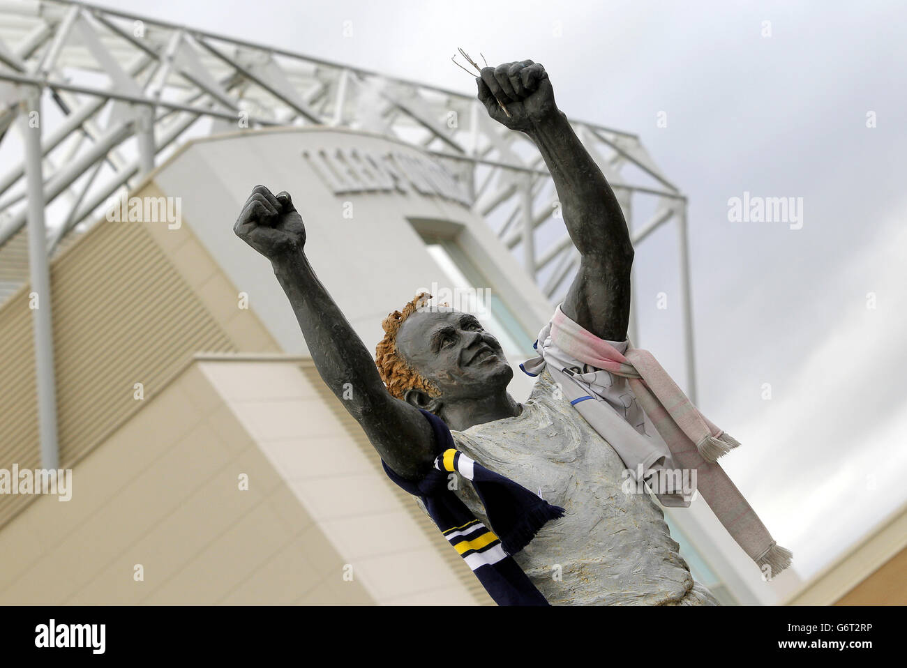 Elland road outside general view hi-res stock photography and images ...