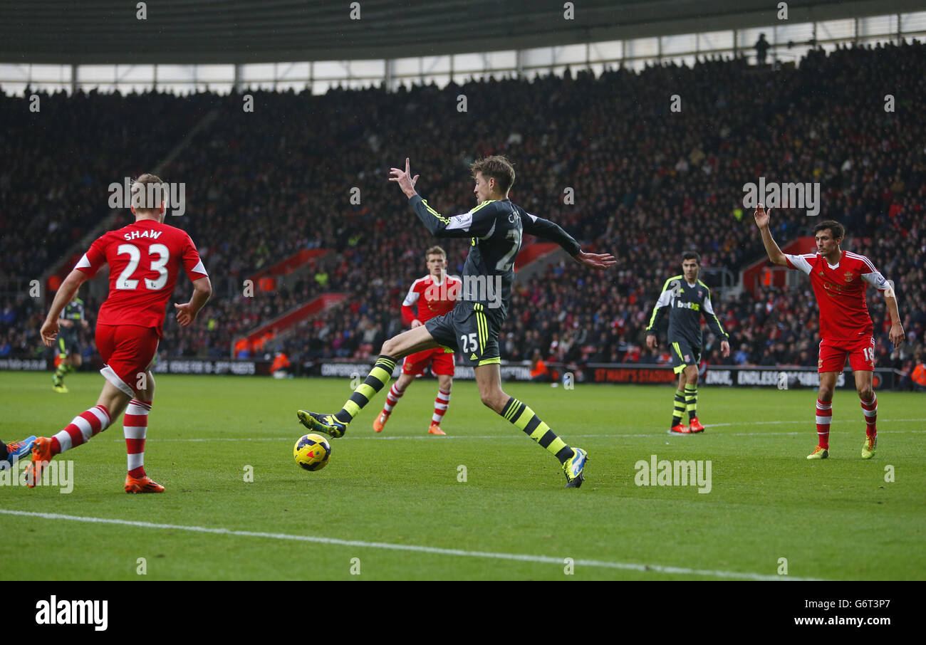 Full crouch hi-res stock photography and images - Alamy