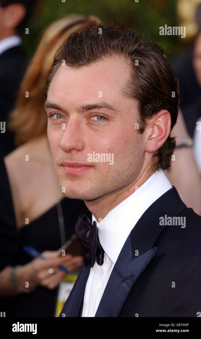 Showbiz film cinema actor celebrity head shoulders jude law hi-res ...