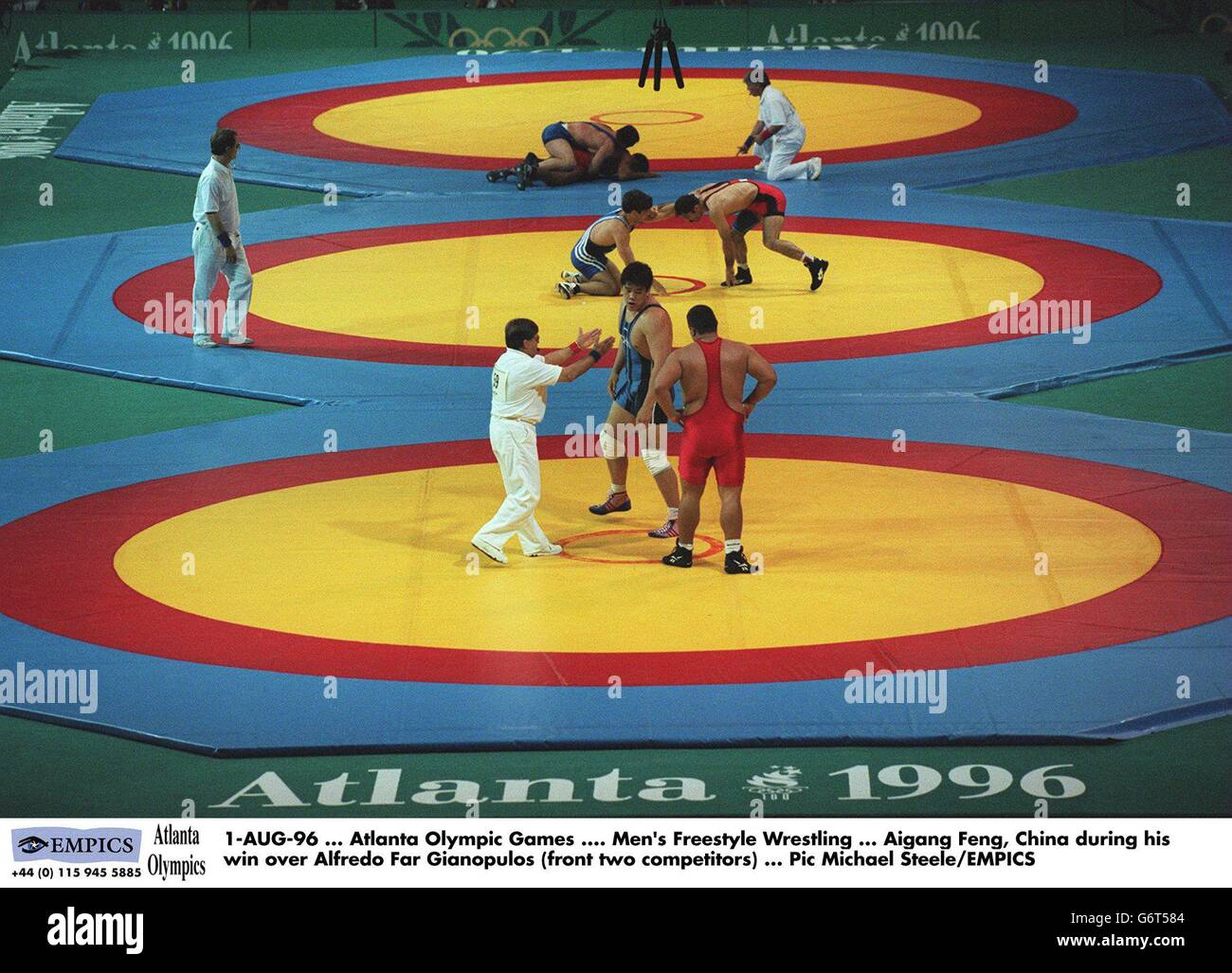Atlanta olympic games mens freestyle wrestling hi-res stock photography ...