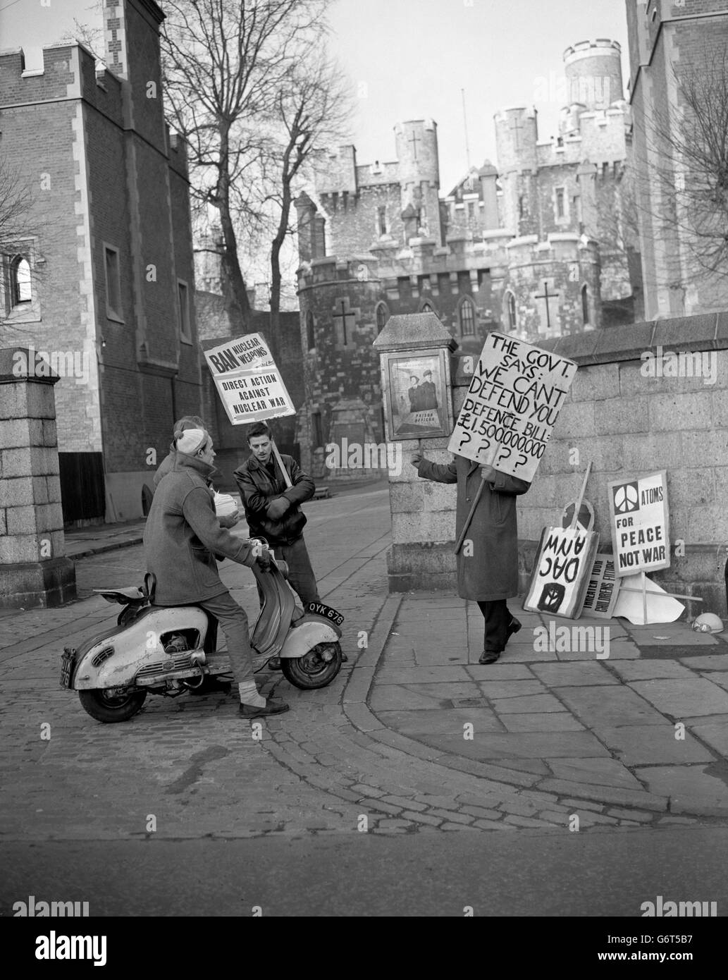 1960s london protest hi-res stock photography and images - Alamy